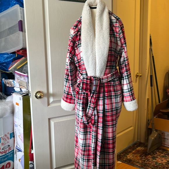 Calvin Klein | Intimates & Sleepwear | Super Fuzzy And Soft Bathrobe ...